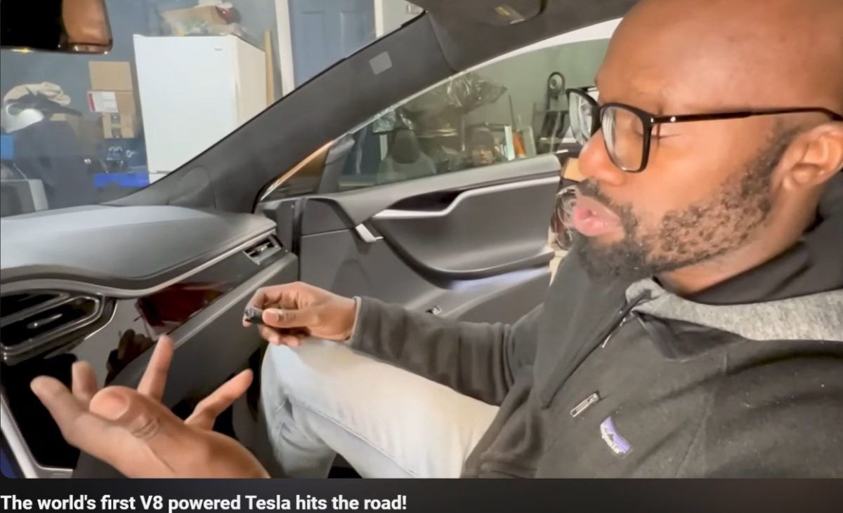 Rich Rebuilds Installs MoboKey in World’s First V8-Powered Tesla